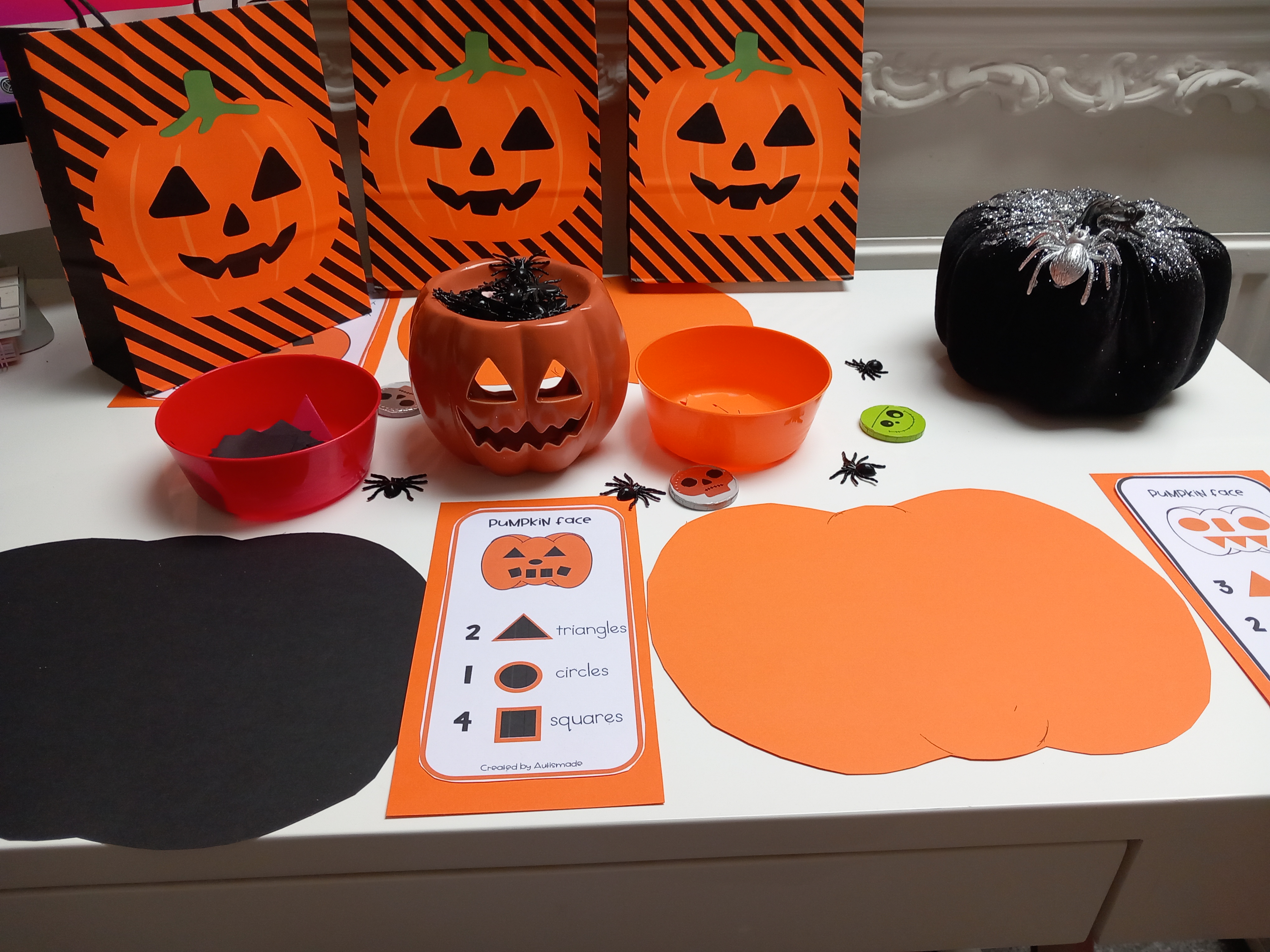Fun and Easy Halloween Activities for Centers in Preschool and ...